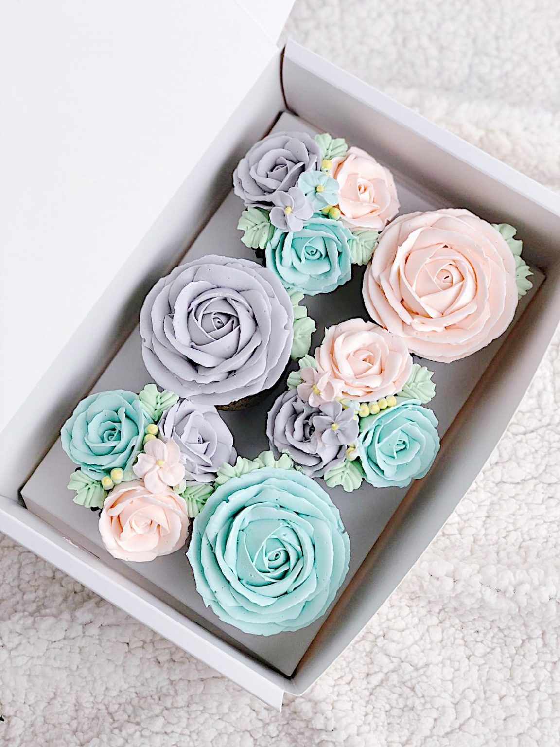 Luna (Box of 6) – Flower Cupcake - Creme Maison Bakery
