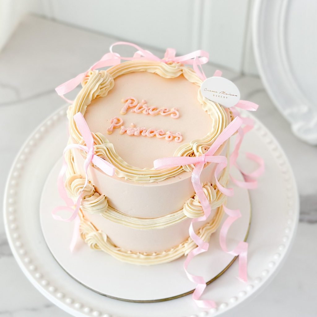 Vintage Ribbon Curls Cake - Creme Maison Bakery