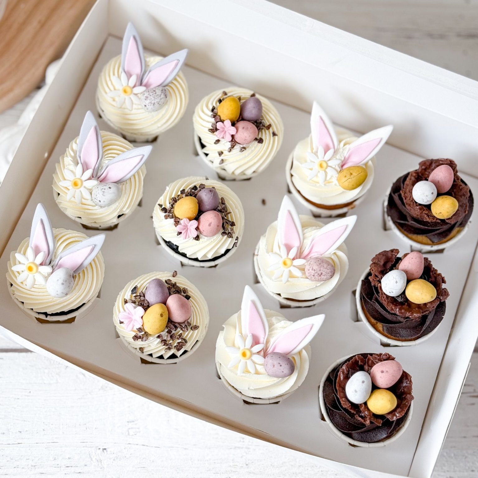 April Lily – Easter Mini Cupcakes - Creme Maison Bakery