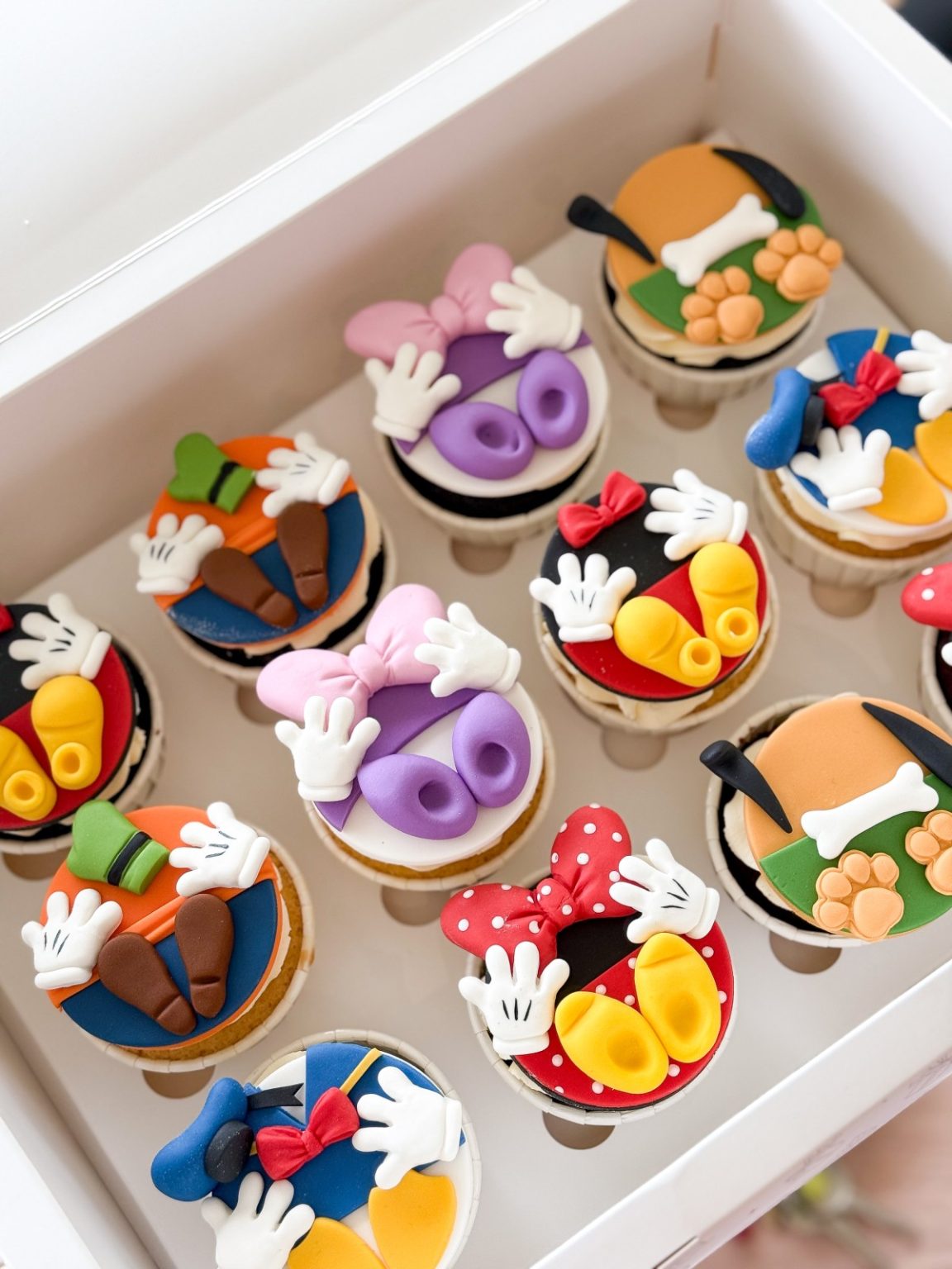 Customised Cakes Singapore - Creme Maison Bakery
