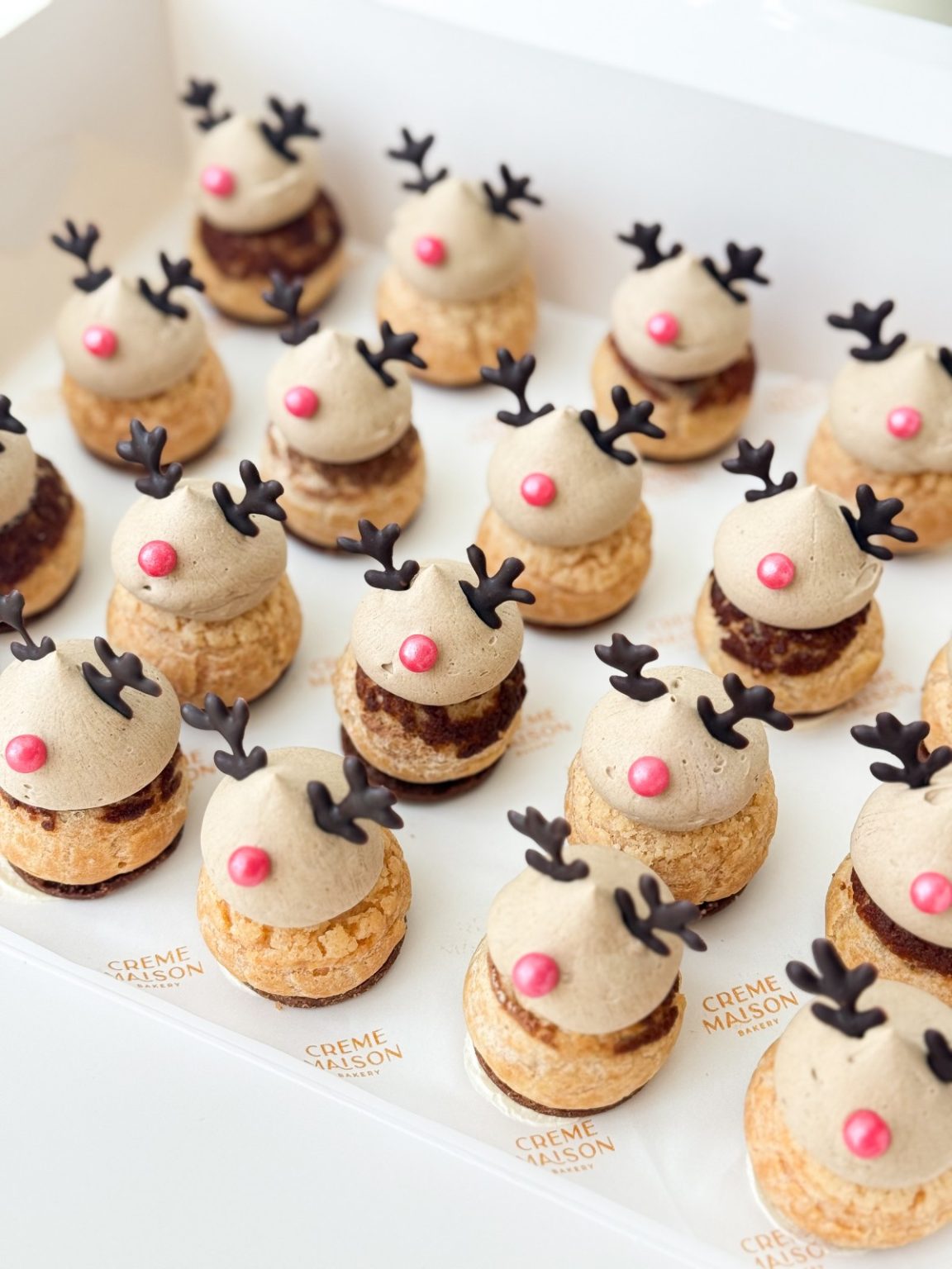 Rudolph Reindeer Christmas Creme Puffs (20 pcs) - Creme Maison Bakery
